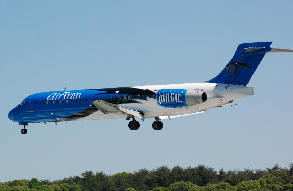 N949AT - AirTran Airways (717-2BD) - PlaneLogger