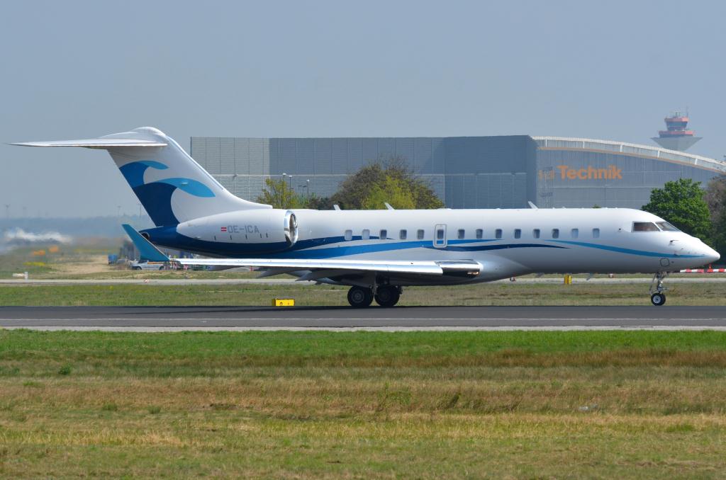 OE-ICA - Avcon Jet AG (Global 5000) - PlaneLogger